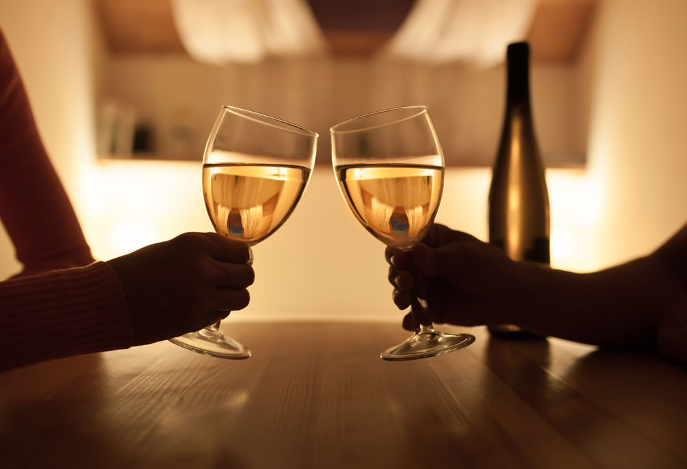 Vintage Flows: Unique Wine Dates for the Low